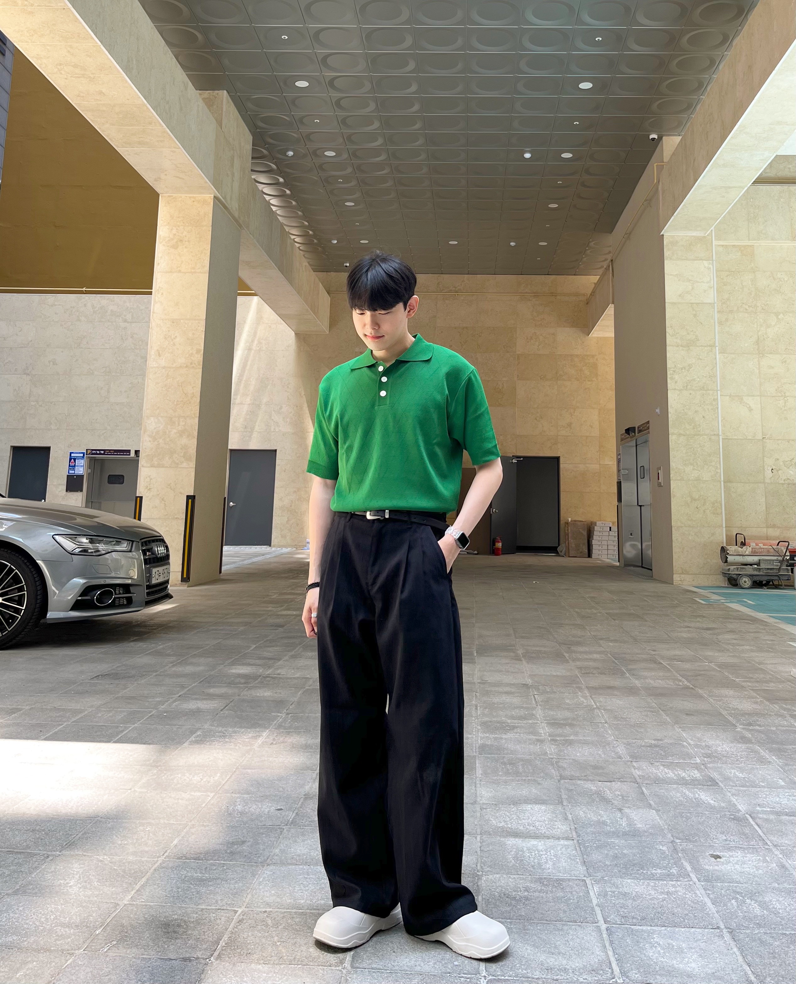 @u._.kong_님의 미니멀 스타일 | 크리에이터 룩북은 온더룩