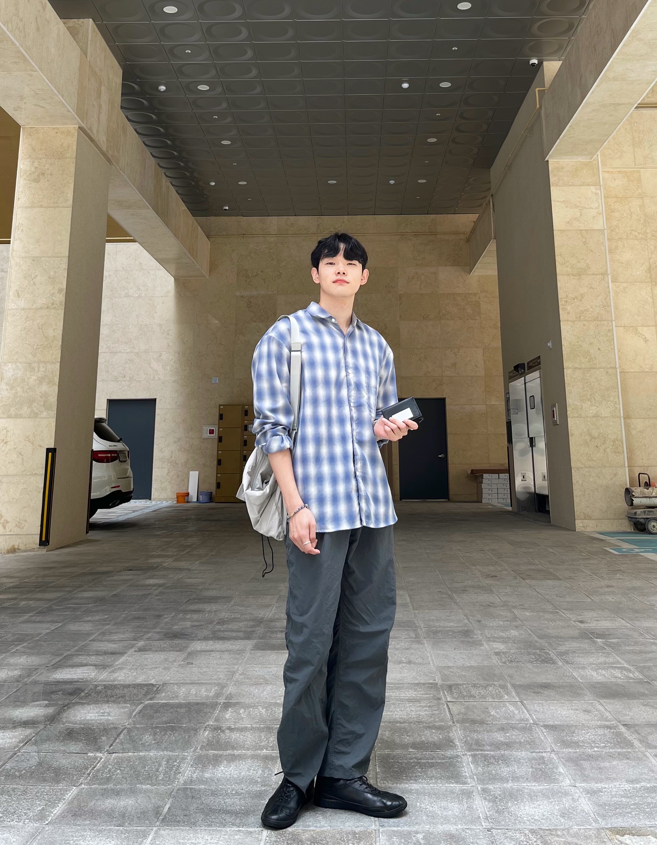 @u._.kong_님의 미니멀 스타일 | 크리에이터 룩북은 온더룩