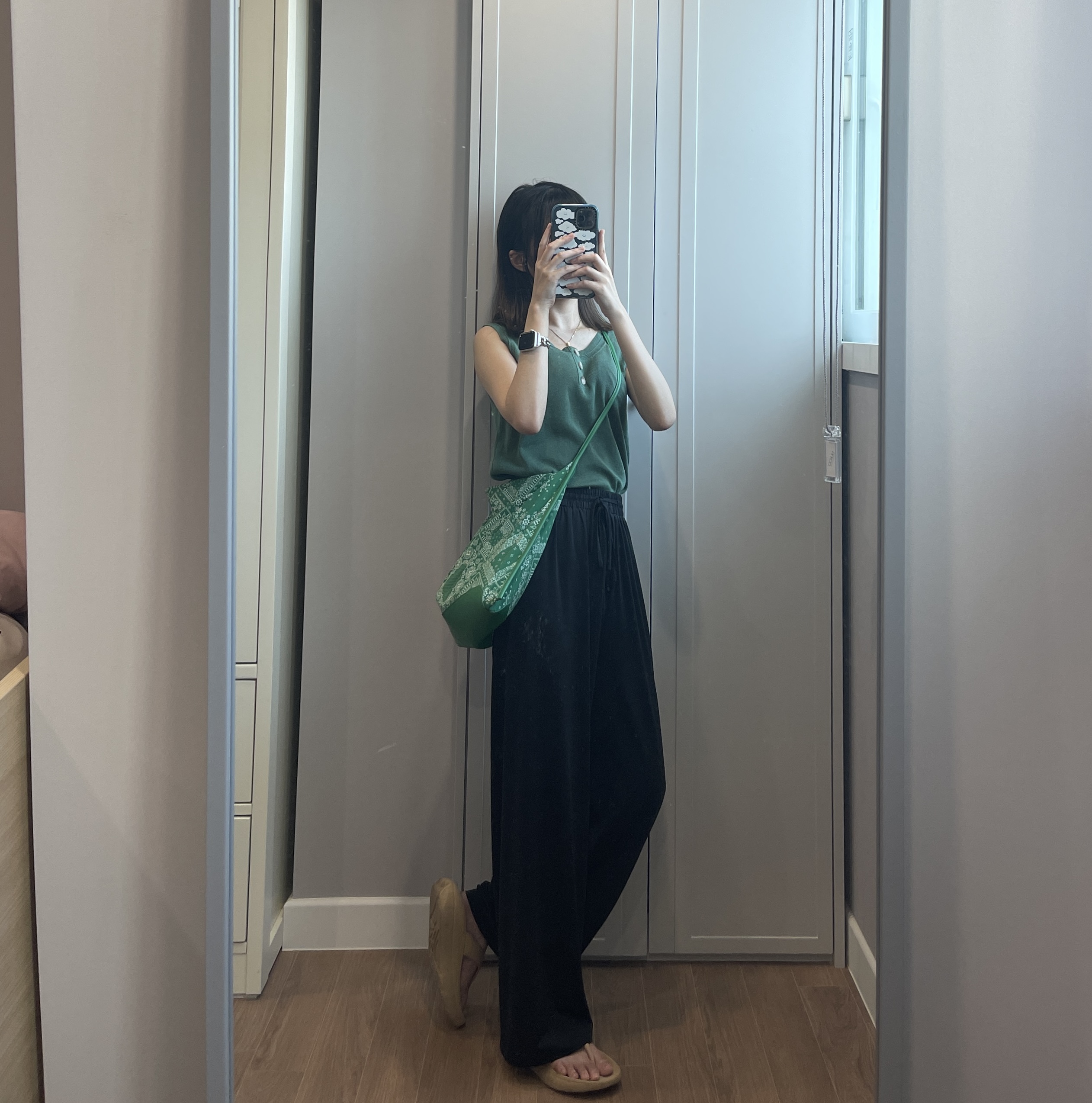 @jer._.y150님의 이지캐주얼 스타일 | 크리에이터 룩북은 온더룩