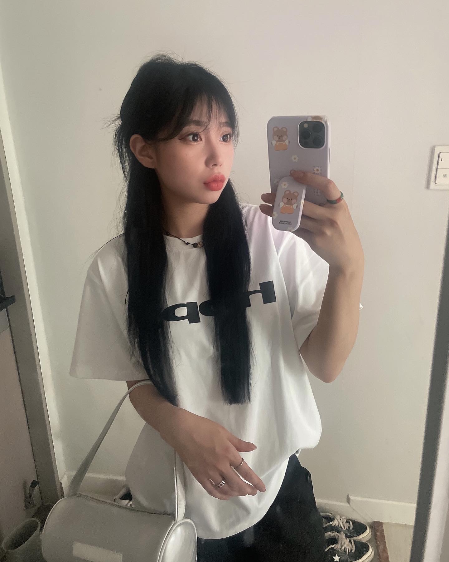 @h._.vely님의 이지캐주얼 스타일 | 크리에이터 룩북은 온더룩