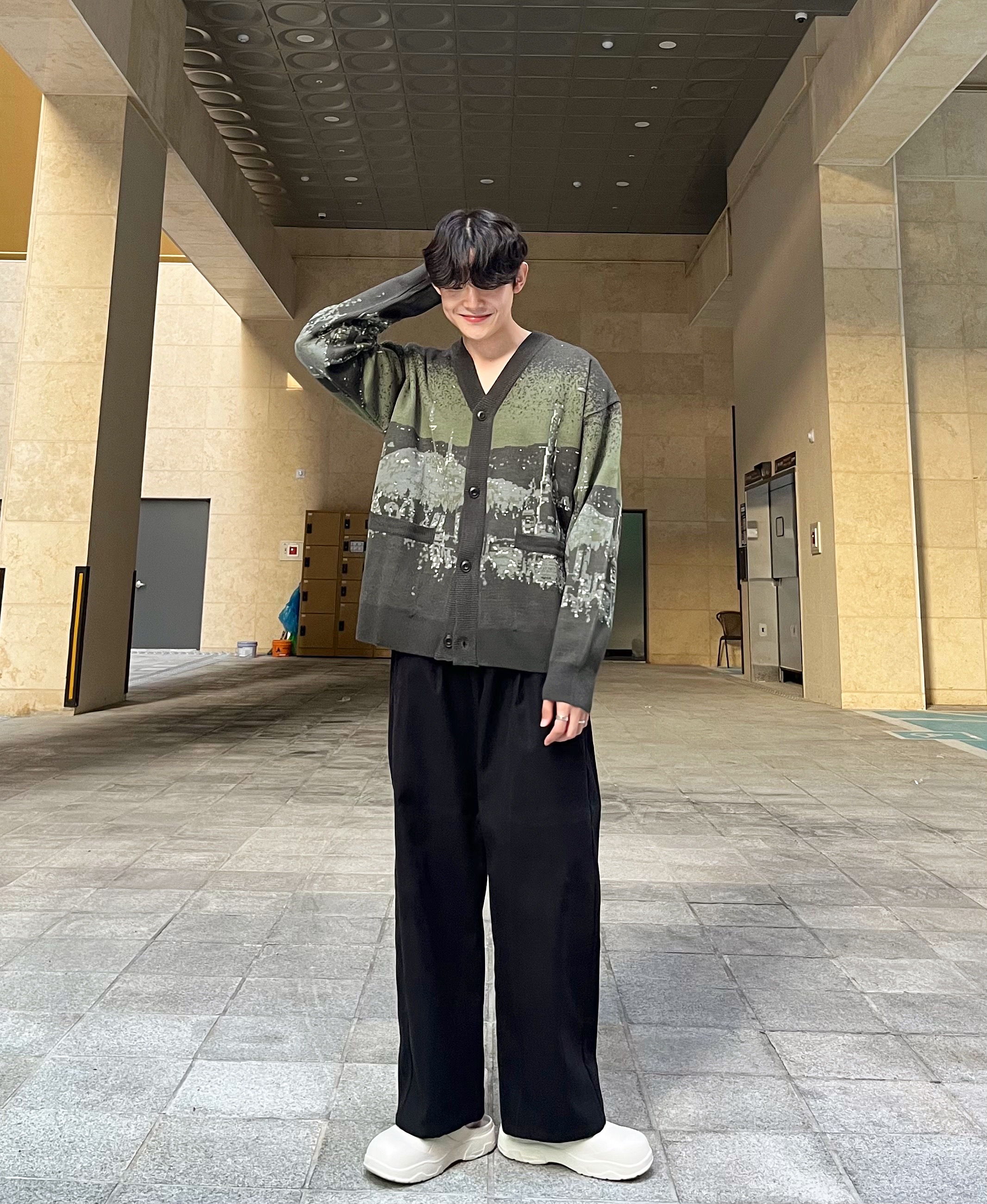 @u._.kong_님의 미니멀 스타일 | 크리에이터 룩북은 온더룩