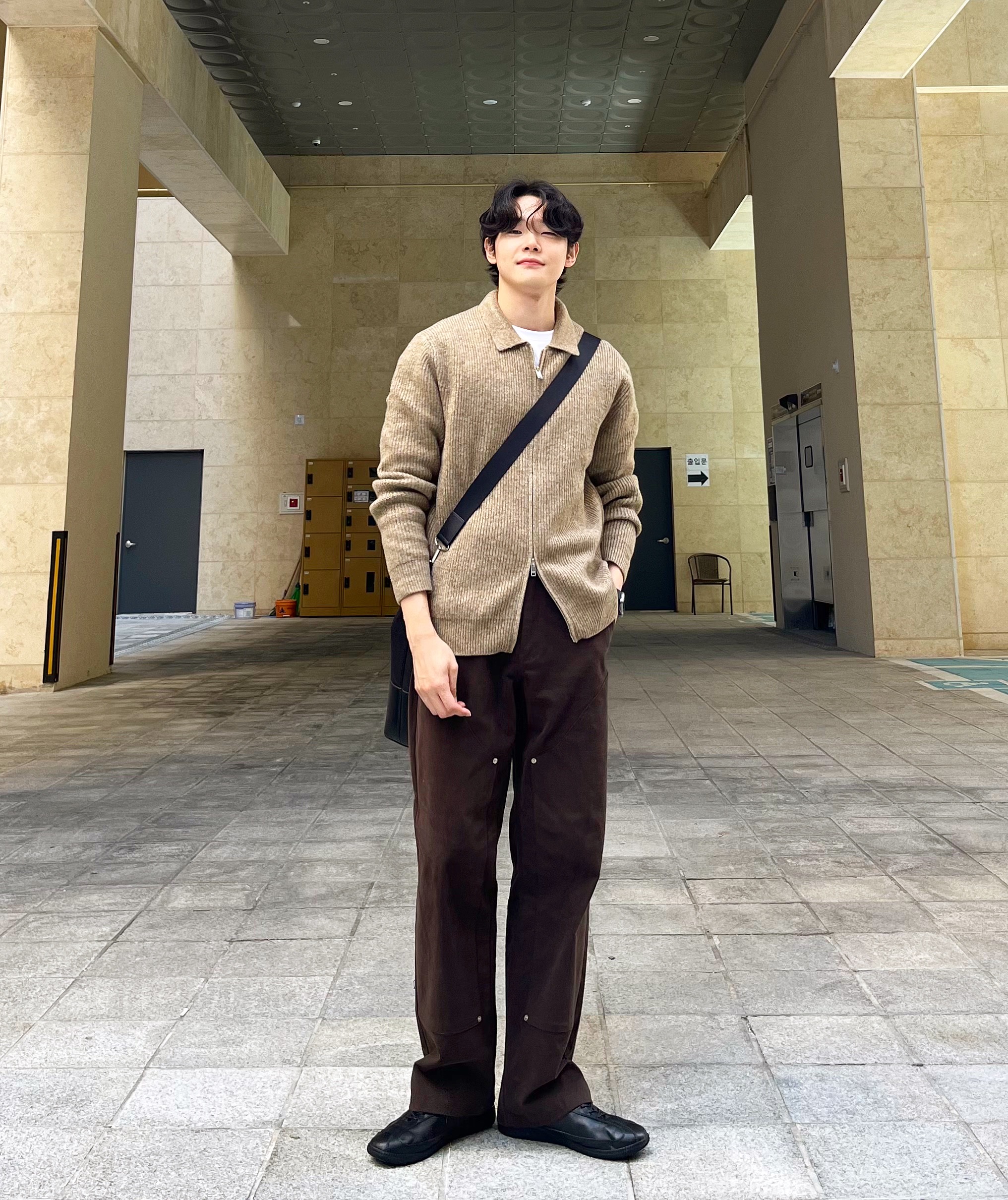 @u._.kong_님의 미니멀 스타일 | 크리에이터 룩북은 온더룩