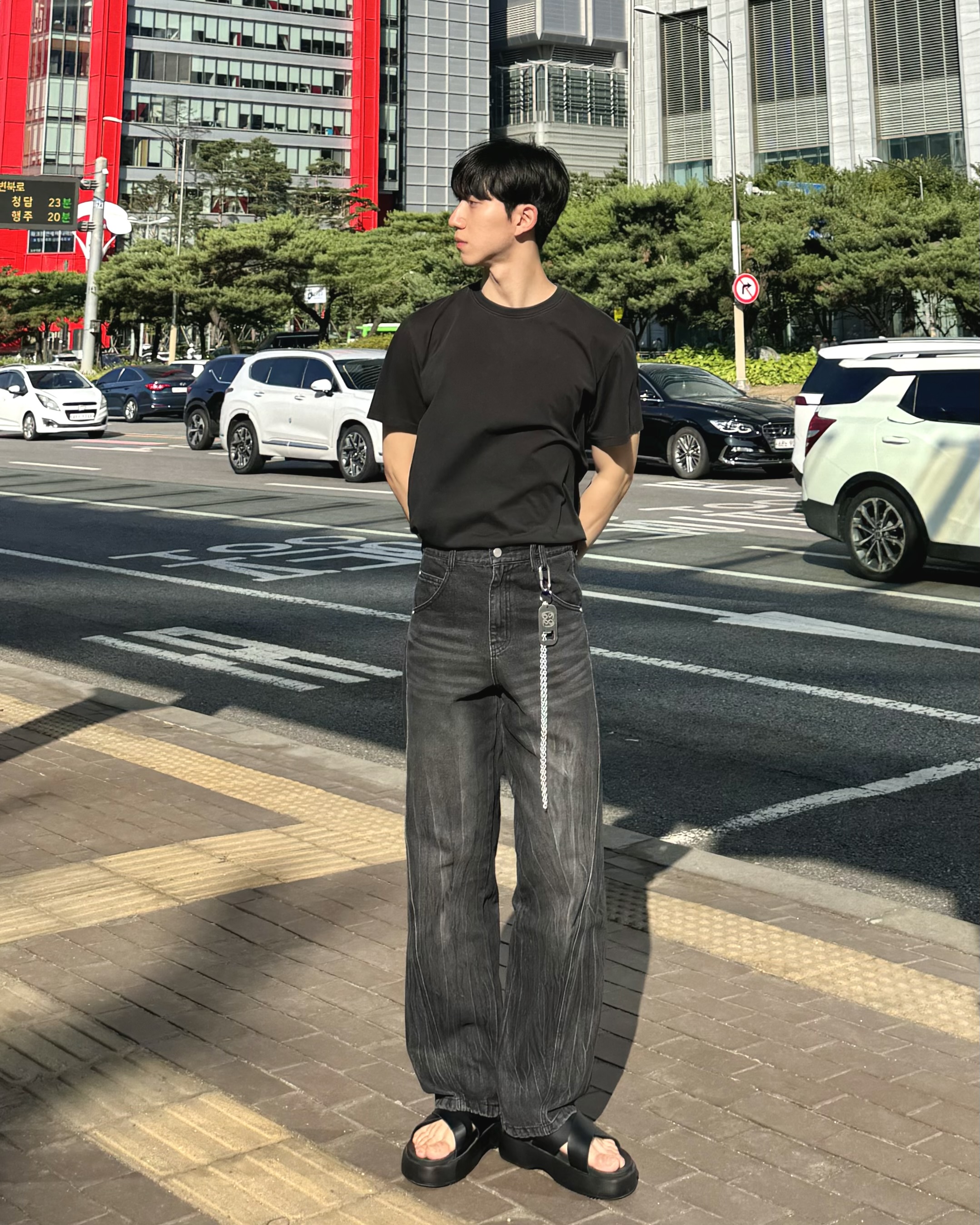 @middle__gray님의 미니멀 스타일 | 크리에이터 룩북은 온더룩