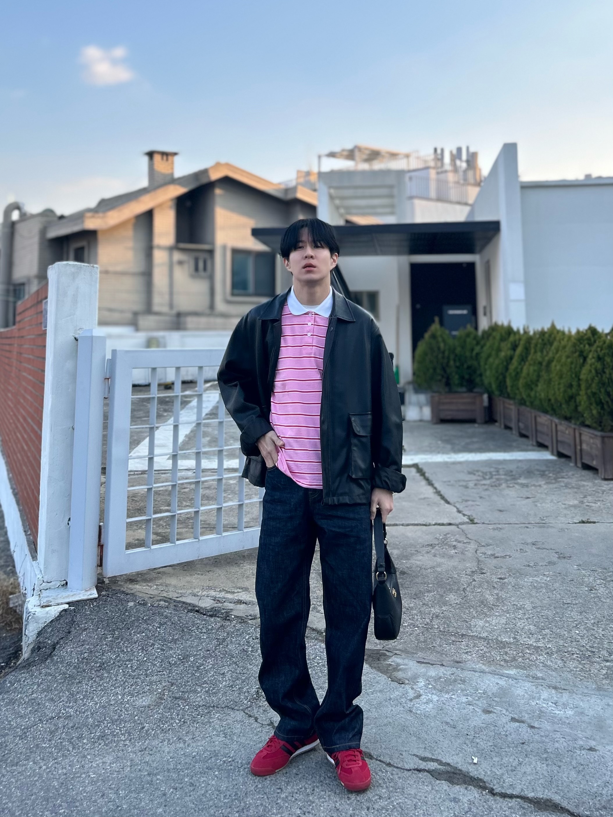 @positive_singer님의 미니멀 스타일 | 크리에이터 룩북은 온더룩