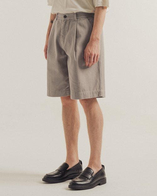 BESLOW(비슬로우) | 실시간 인기 스타일 | [스탠다드]21SS WIDE FIT ONE TUCK DENIM SHORTS ...