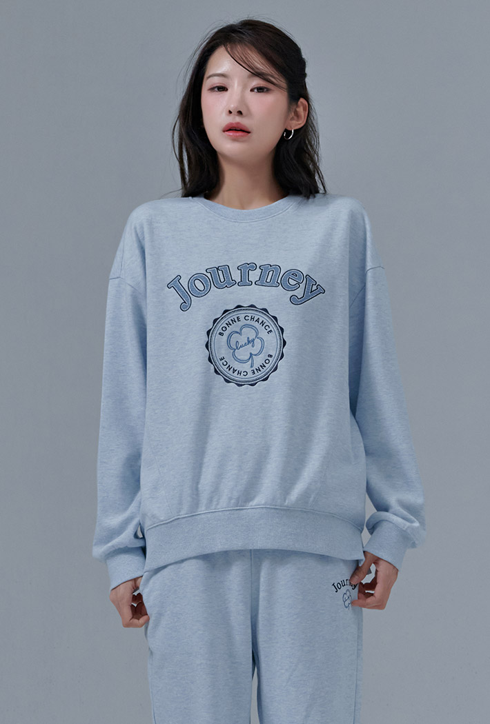 CHASECULT(체이스컬트) | 실시간 인기 스타일 | 여성 로고 자수 맨투맨 티셔츠 CERG5163B0D50% | 온더룩