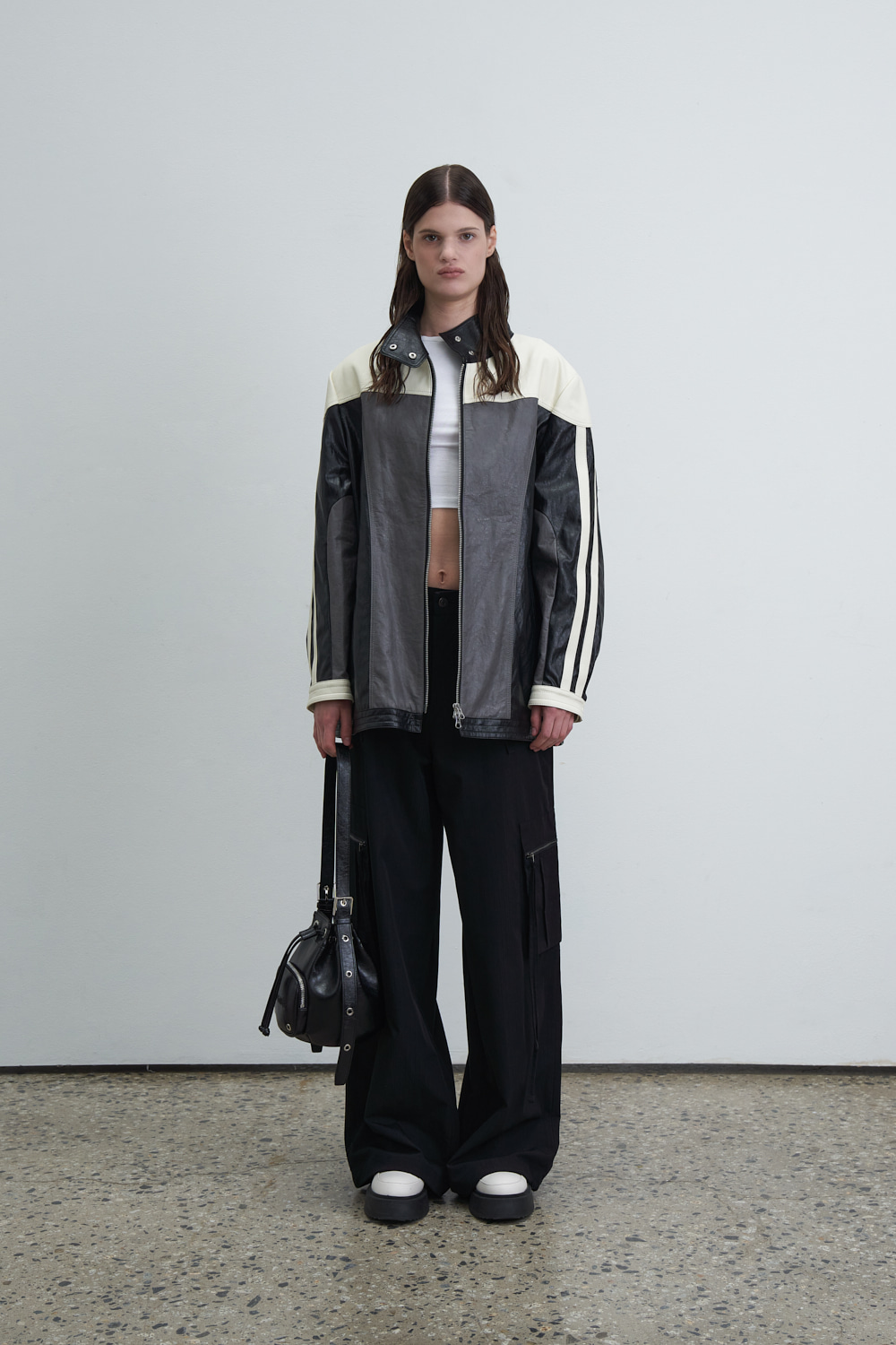 MUNIER(뮤니에) | 실시간 인기 스타일 | POCKET BUCKET BAG_BLACK | 온더룩