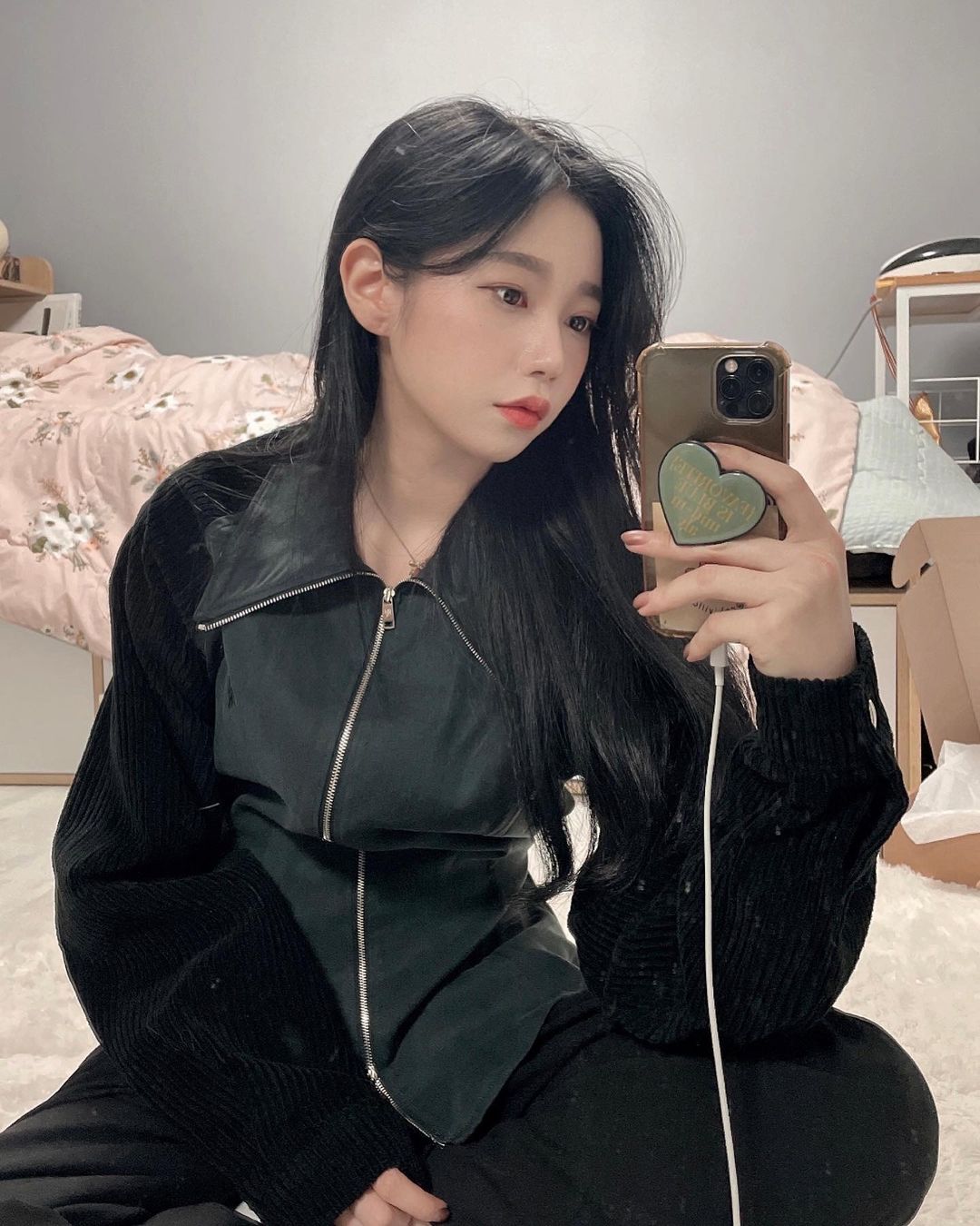 @h._.vely님의 이지캐주얼 스타일 | 크리에이터 룩북은 온더룩