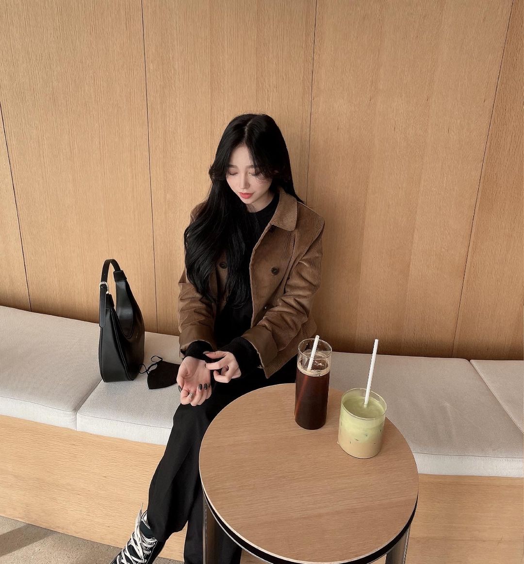 @h._.vely님의 모던캐주얼 스타일 | 크리에이터 룩북은 온더룩